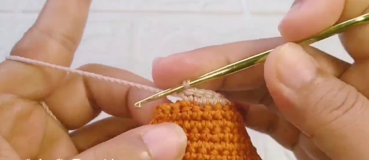 Easy Crochet Backpack Keychain Pattern – Stylish & Practical - Crochet Ami