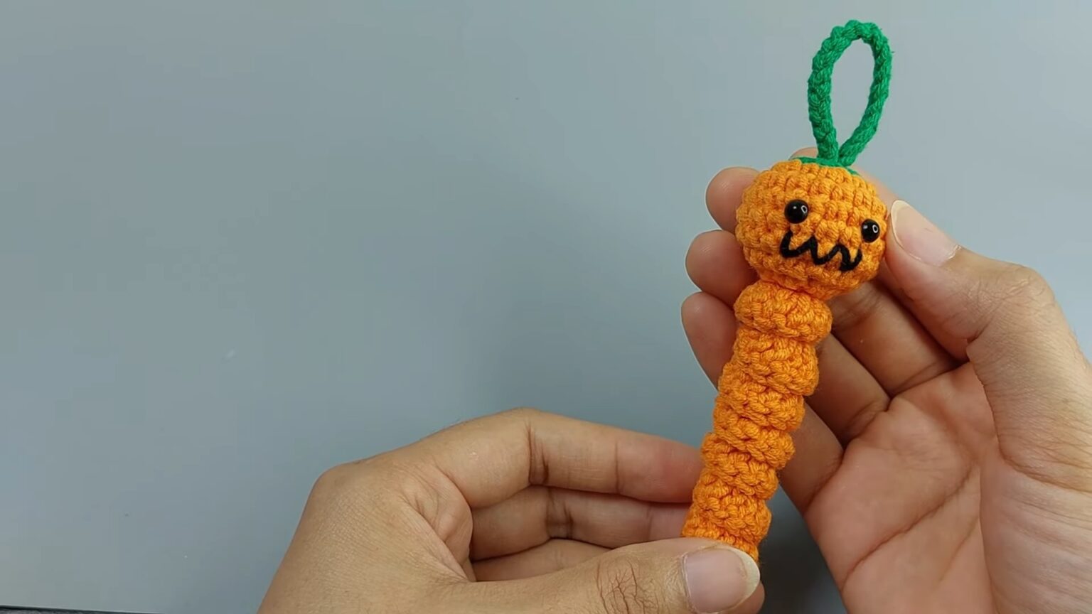 Cute and Functional Crochet Worry Worm Keychain Tutorial - Crochet Ami