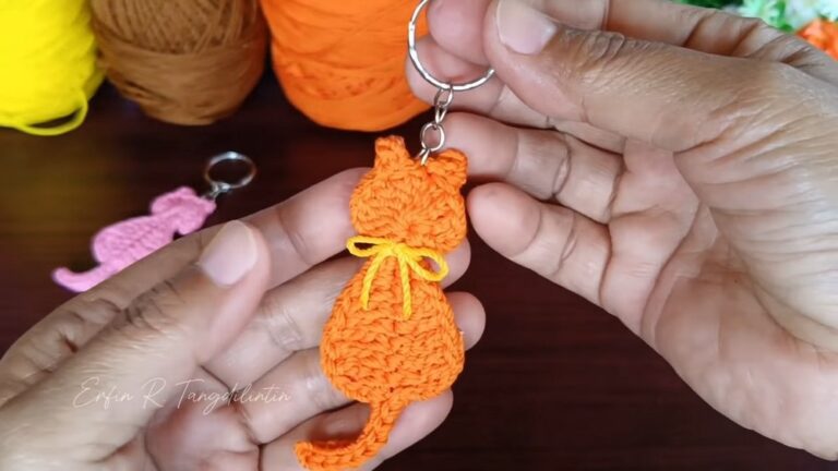 Fun Crochet Cat Keychain Tutorial for Beginners and Craft Lovers ...