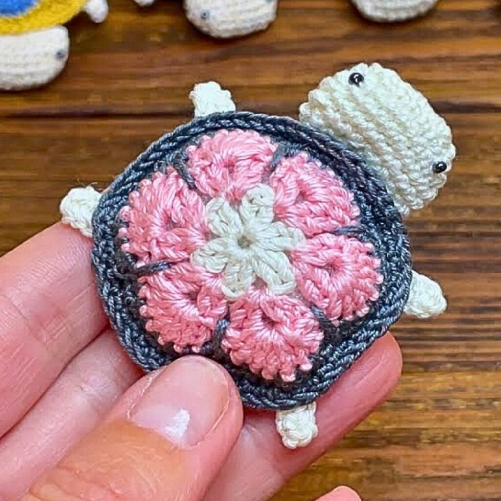 Adorable Crochet Amigurumi Baby Turtle Tutorial - Crochet Ami