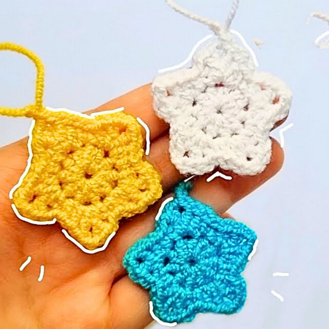 How to Crochet a Star Keychain – Handmade Accessories - Crochet Ami